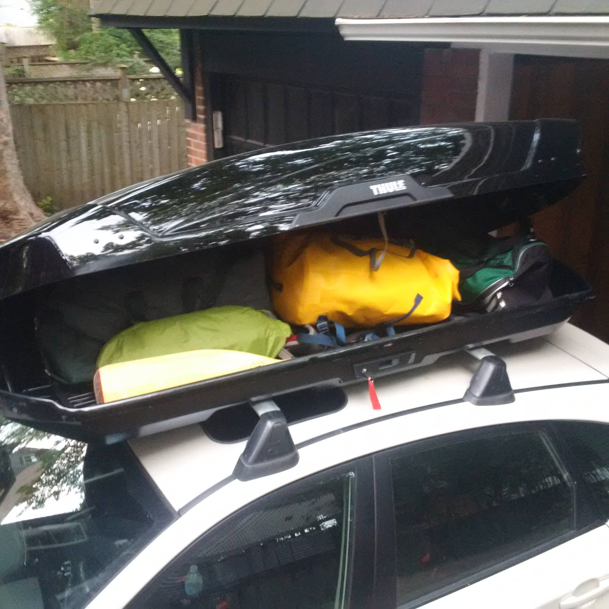 Thule Motion XT XL Cargo Box – FriendlyRentals.ca